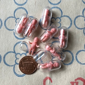 1pc TINIEST PLASTIC BABY Capsule Vintage Doll Embellishments Tiny Babies Miniature Plastic ...
