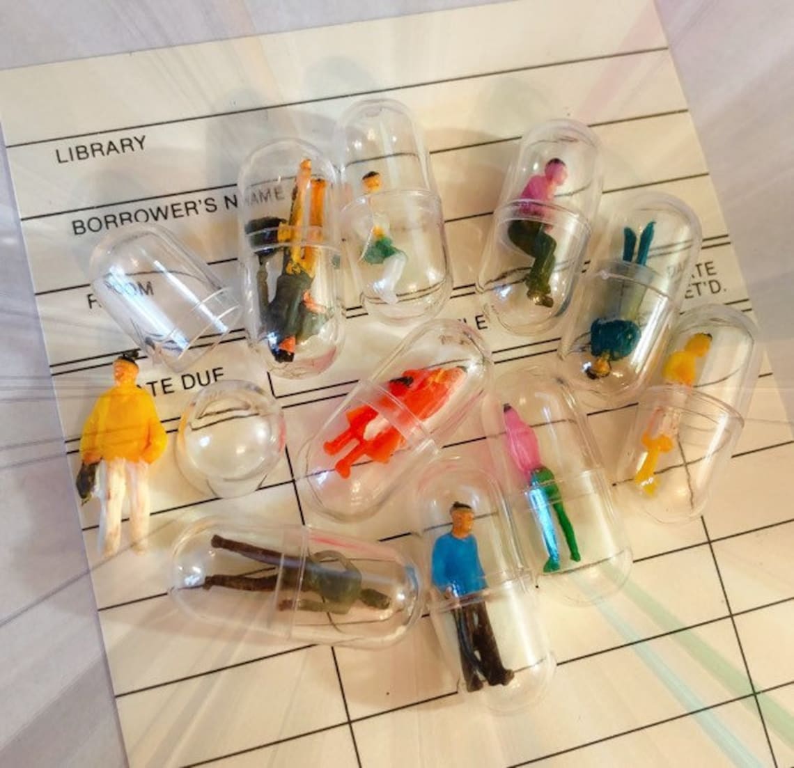 5pcs TINY CAPSULE PEOPLE Miniature Plastic People Pill Mini | Etsy