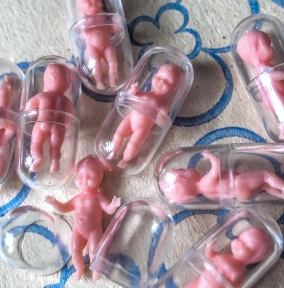 1pc TINY BABY CAPSULE 30mm Vintage Miniature Plastic Doll Old Stock ...