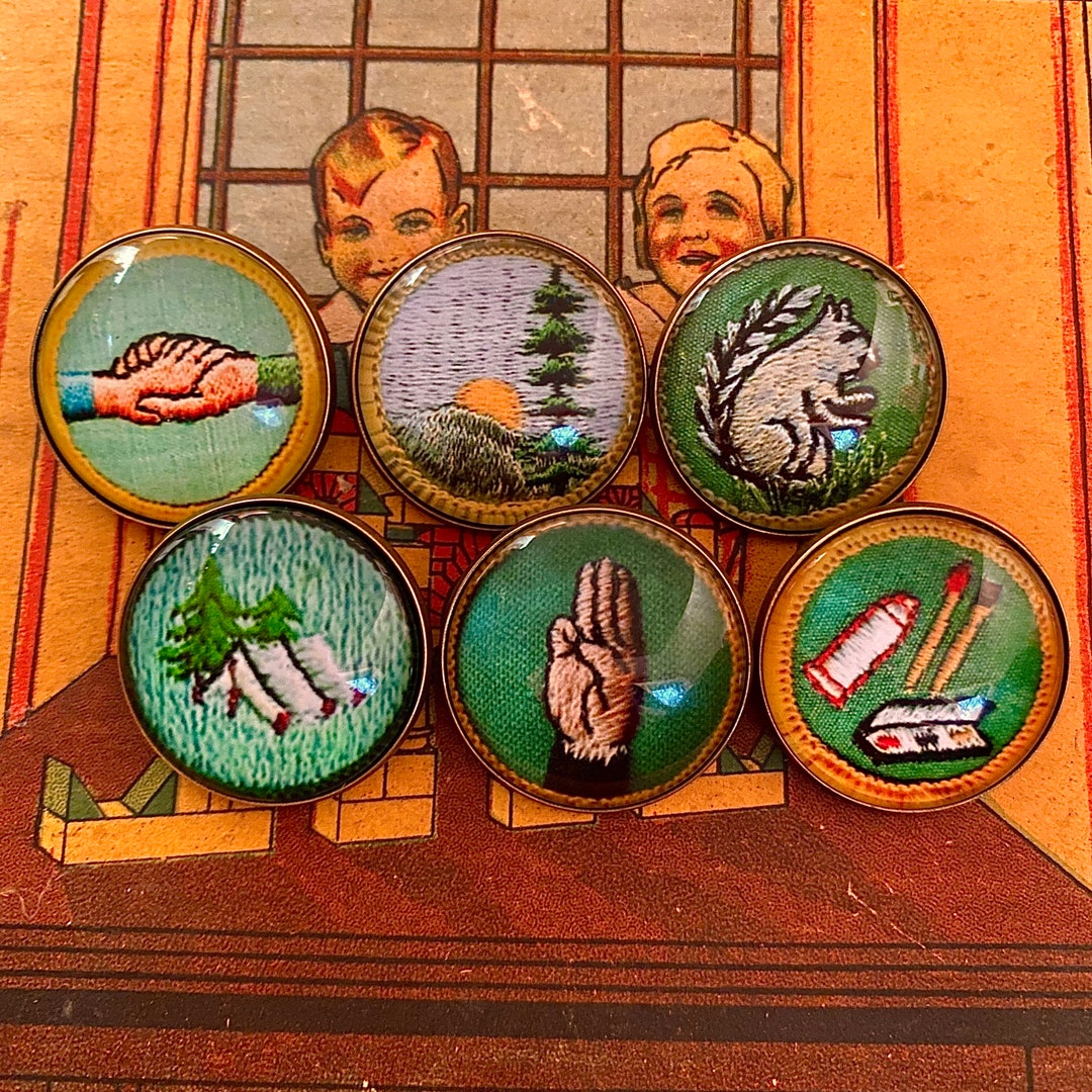 1pc SCOUTING PATCH BROOCH Small Vintage Style Retro Print + Glass ...