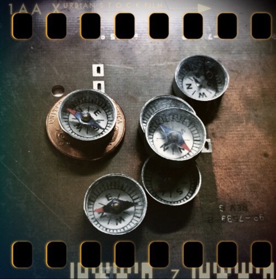 2pcs MINIATURE TIN COMPASS Aluminum Micro Functional Little Compass Lot ...