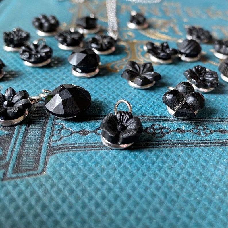 ⱽᴵᴺᵀᴬᴳᴱ 1pc VICTORIAN MOURNING CHARM Vintage Tiny Genuine - Etsy