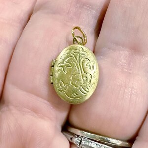 1pc TINY VINTAGE LOCKET 1/2 Oval Shaped Charm Retro Floral Brass ...