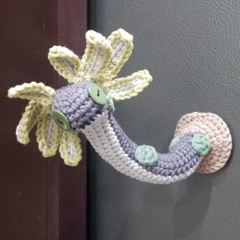 Crochet Monster Hunter Wiggler W/ Magnetic Base - Etsy