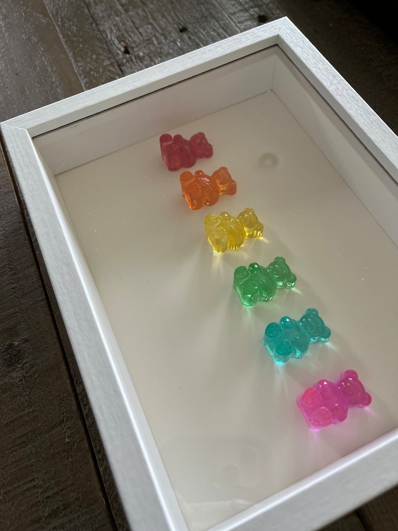 Rainbow Gummy Bear Resin Wall Art (8.5"x6.5"), Gummy Bear Pop Art ...