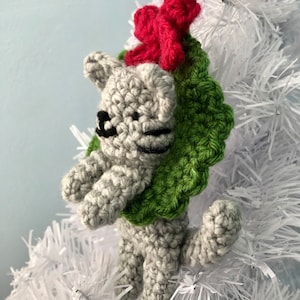 Amigurumi Crochet Cat in a Wreath Christmas Ornament Pattern Digital ...