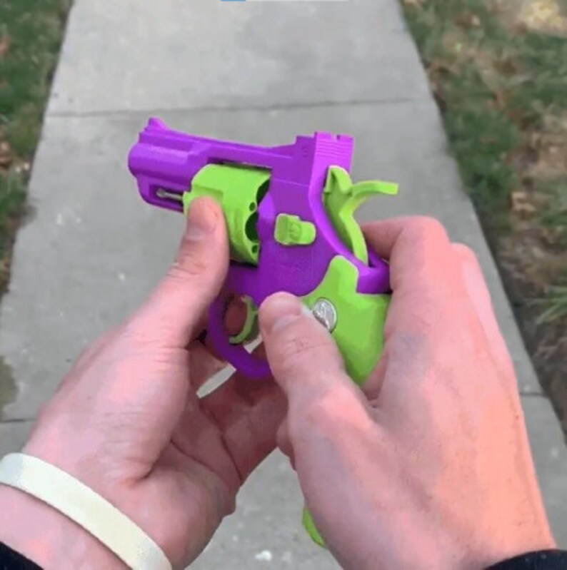 Revolver Shell Ejecting Dart Blaster Blowback Fidget Toy, Cosplay ...