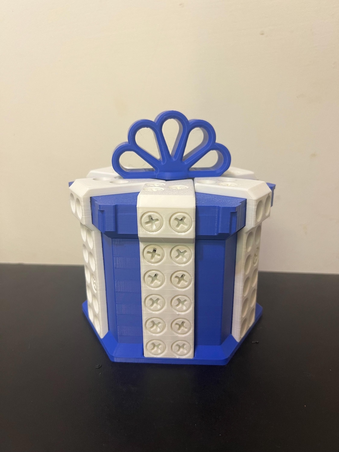 Quirky 3D Printed Box With 202 Screws - Fun & Frustrating Gift for All ...