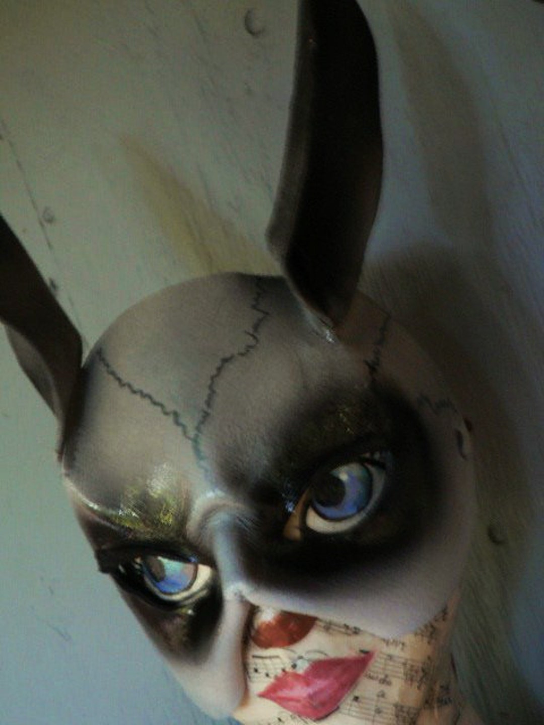 ZOMBIE BUNNY, White Rabbit After Wonderland, Post Apocalypse White ...