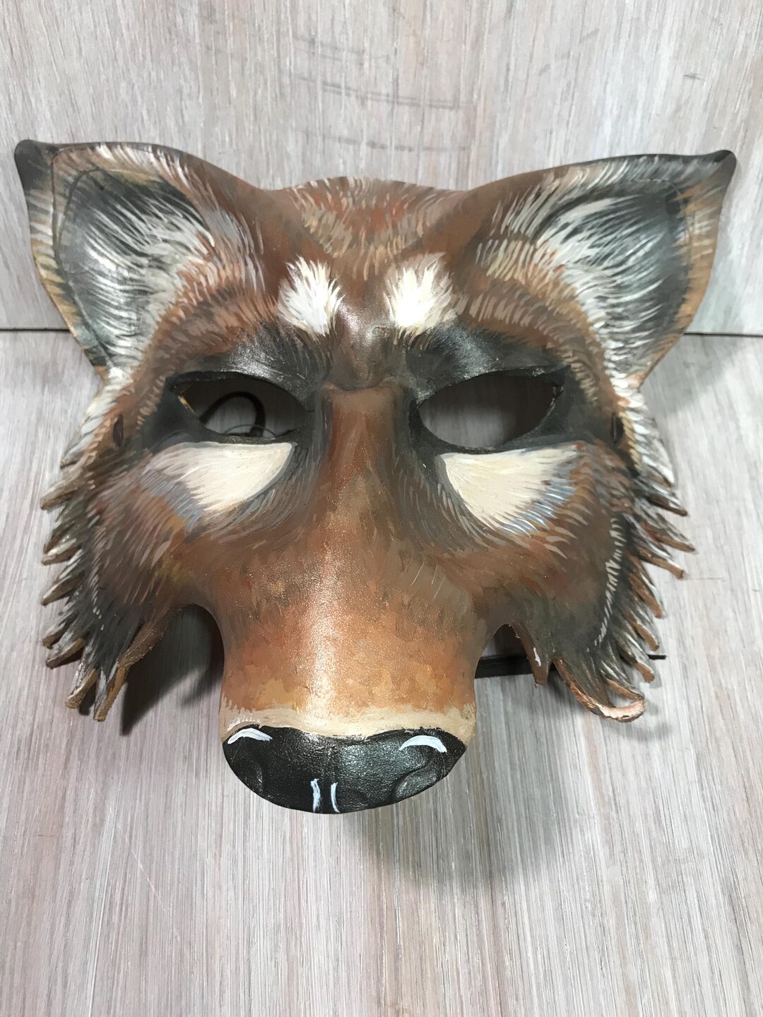 Masque de loup, masque de loup en bois brun, masque en cuir de grand ...