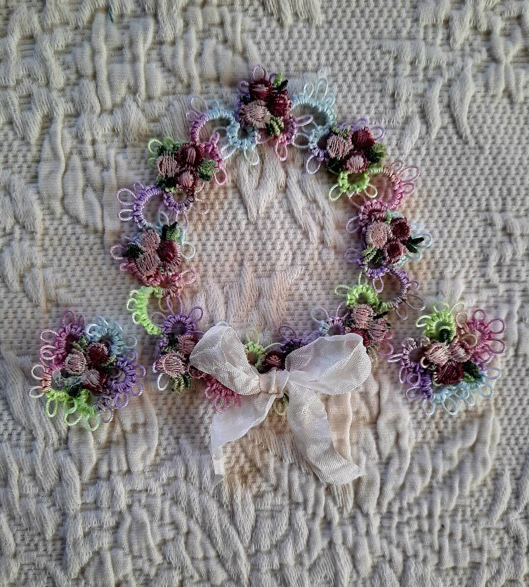 Hand Tatted Lace Frame Set With Tatted Flowers. - Etsy