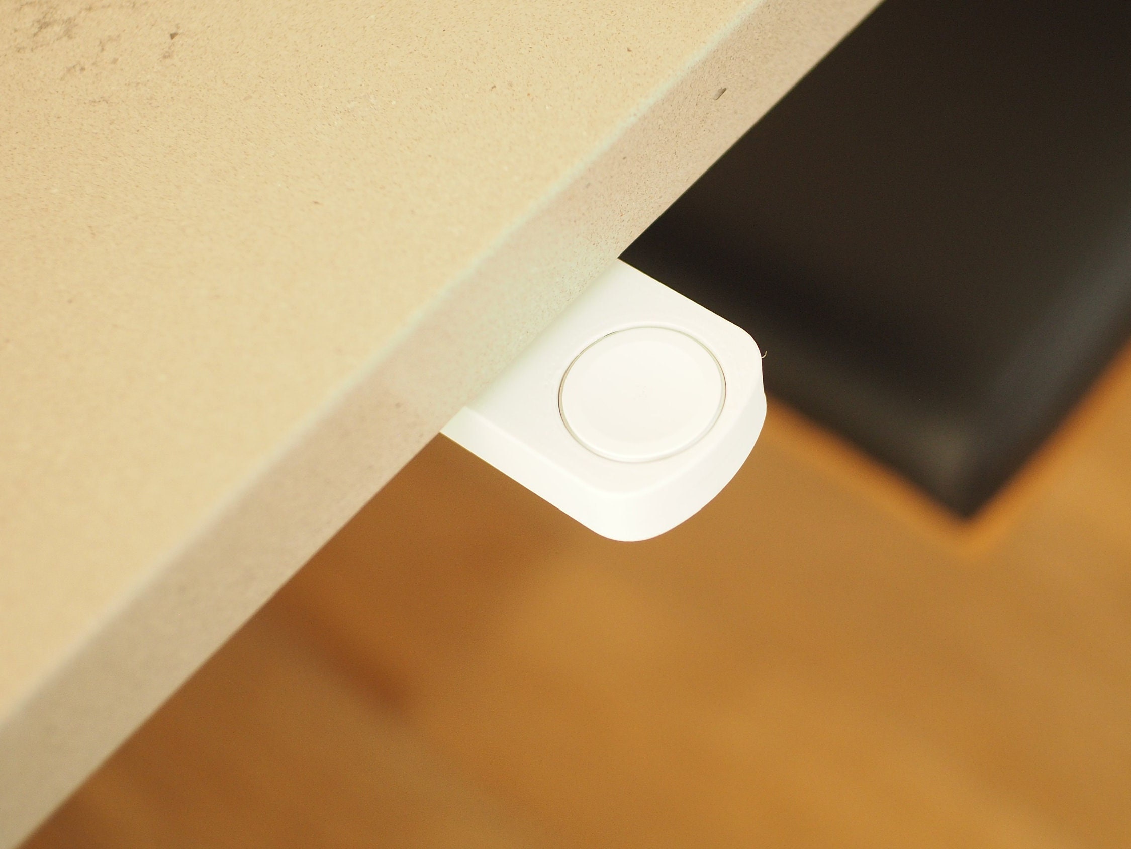 Apple Watch Retractable Charger AWRC, Fast Qi Charging Station Pad ...