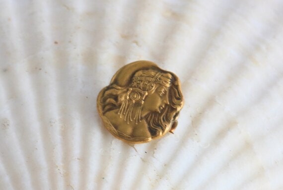 Art Nouveau Repousse Gold Brooch of Woman // Vintage … - Gem