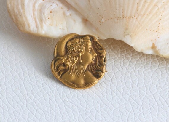 Art Nouveau Repousse Gold Brooch of Woman // Vintage … - Gem