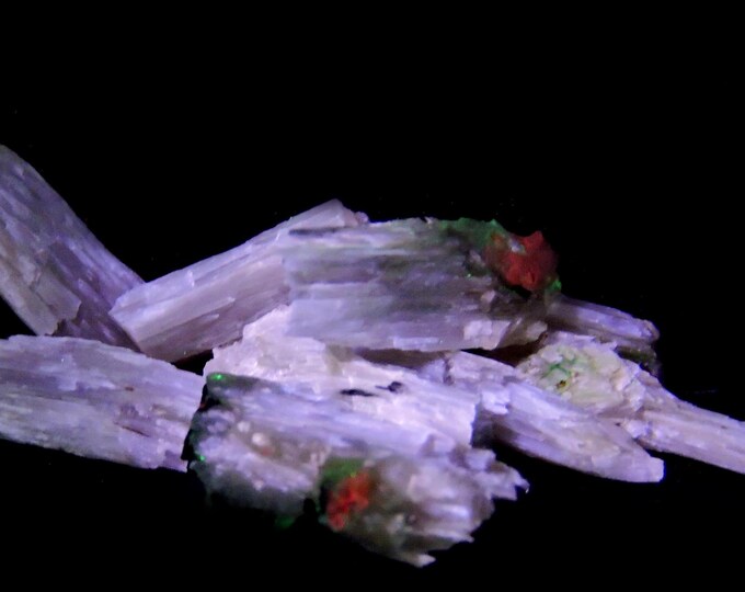 Fluorescent Agrellite in Micromount Acrylic Box Bulk Wholesale - Etsy