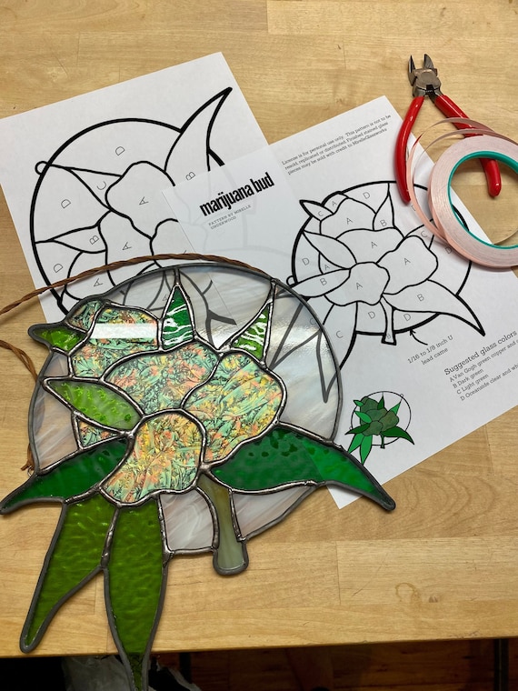 Digital Stained Glass Pattern / Marijuana Bud / PDF Instant - Etsy