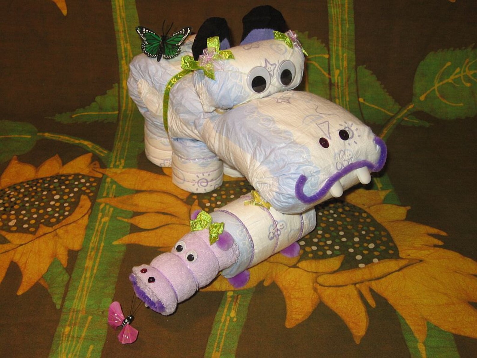 Instructions How to Make Hippos From Diapers. Diaper Cake Directions ...