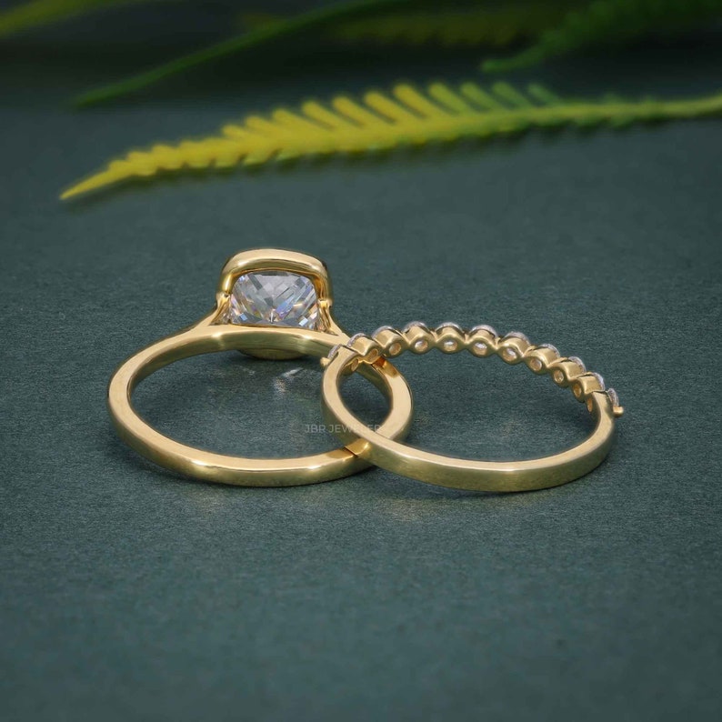 Cushion Cutlab Grown Diamond Bridal Set: Bezel Engagement Ring With ...