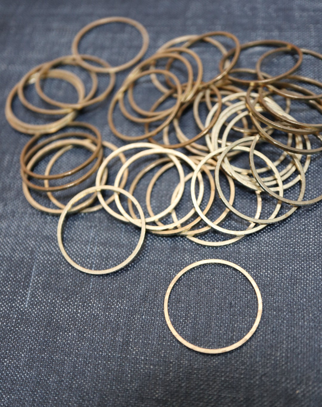 22mm Simple Circle Links - 36pcs - Raw Brass Circle, Bagues en laiton ...