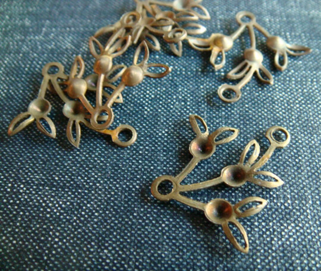 Vintage Small Multi-loop Cutout Leaf Connectors With - Etsy