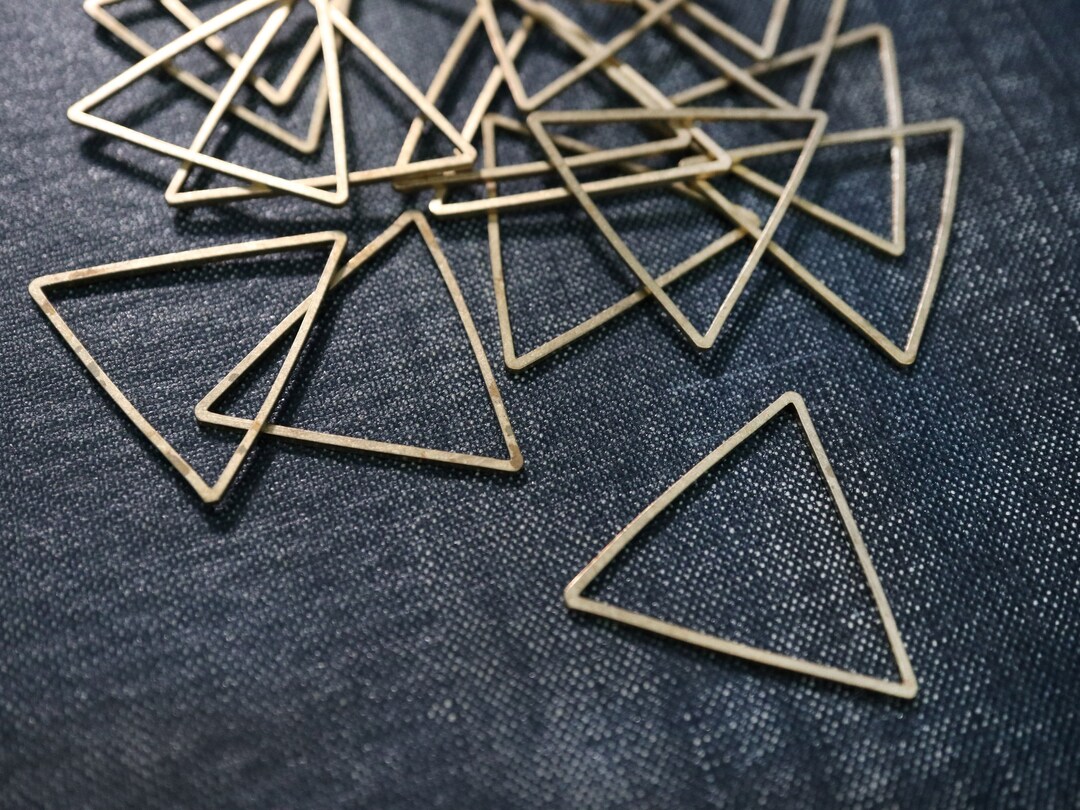 28mm Equilateral Triangles (thicker) - Raw Brass - 36pcs - Triangle ...