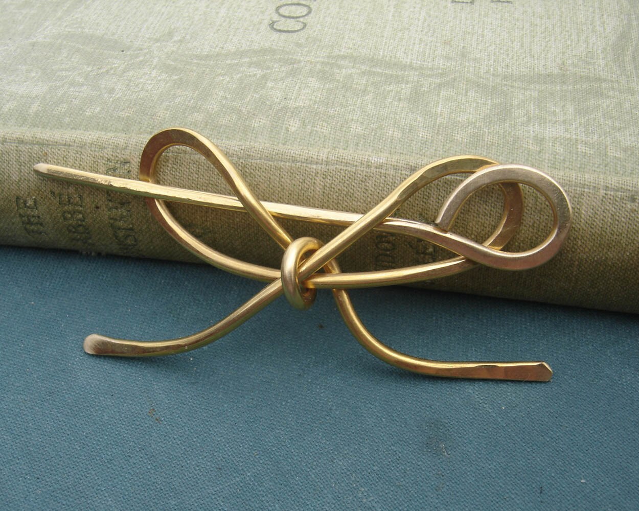Brass Bow Shawl Pin Bow Tie Sweater Clip Closure Brooch - Etsy