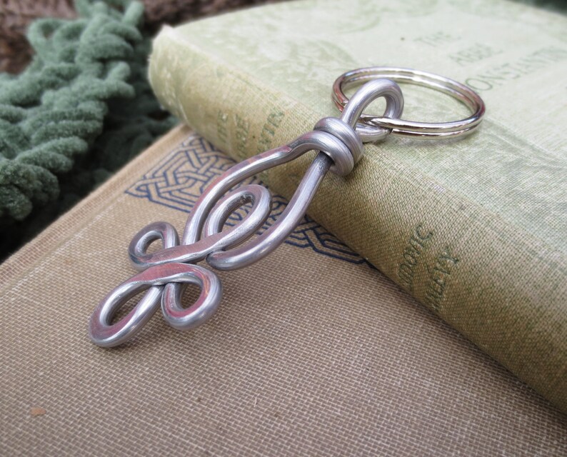 Celtic Loops Aluminum Key Chain Light Weight Wire Keychain | Etsy