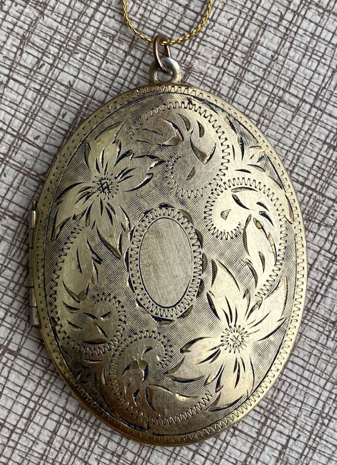 Vintage 1950s Large Brass Locket Necklace 15 Inches - Etsy