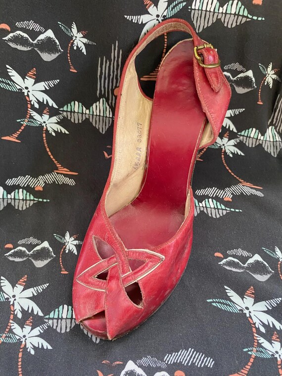 Vintage 1940s Red Peep Toe Platform Shoes Sz US 6.5A - Gem