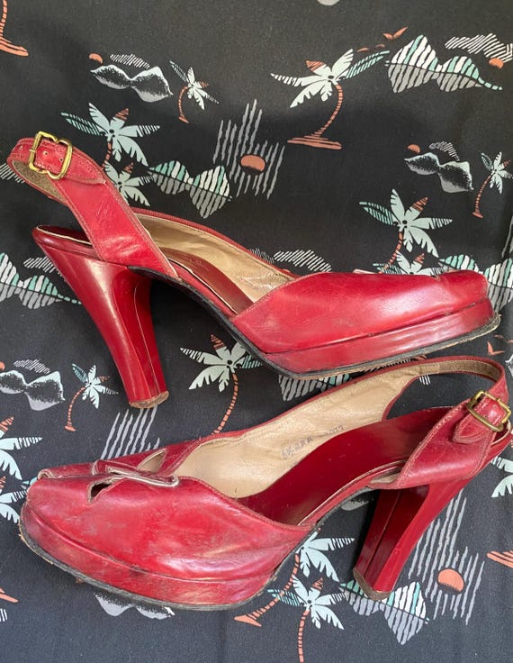 Vintage 1940s Red Peep Toe Platform Shoes Sz US 6.5A - Gem