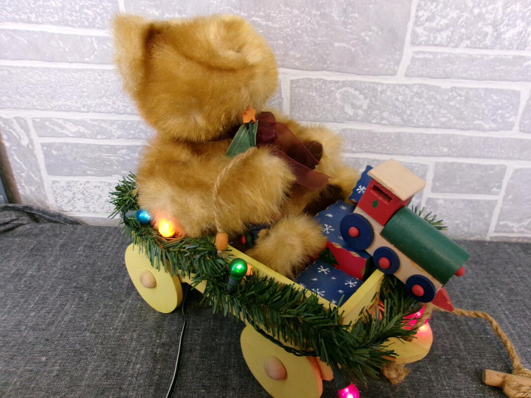 2000 Santa's Best Cubby Bears Holiday Animated Stuffed Bear in Wagon ...