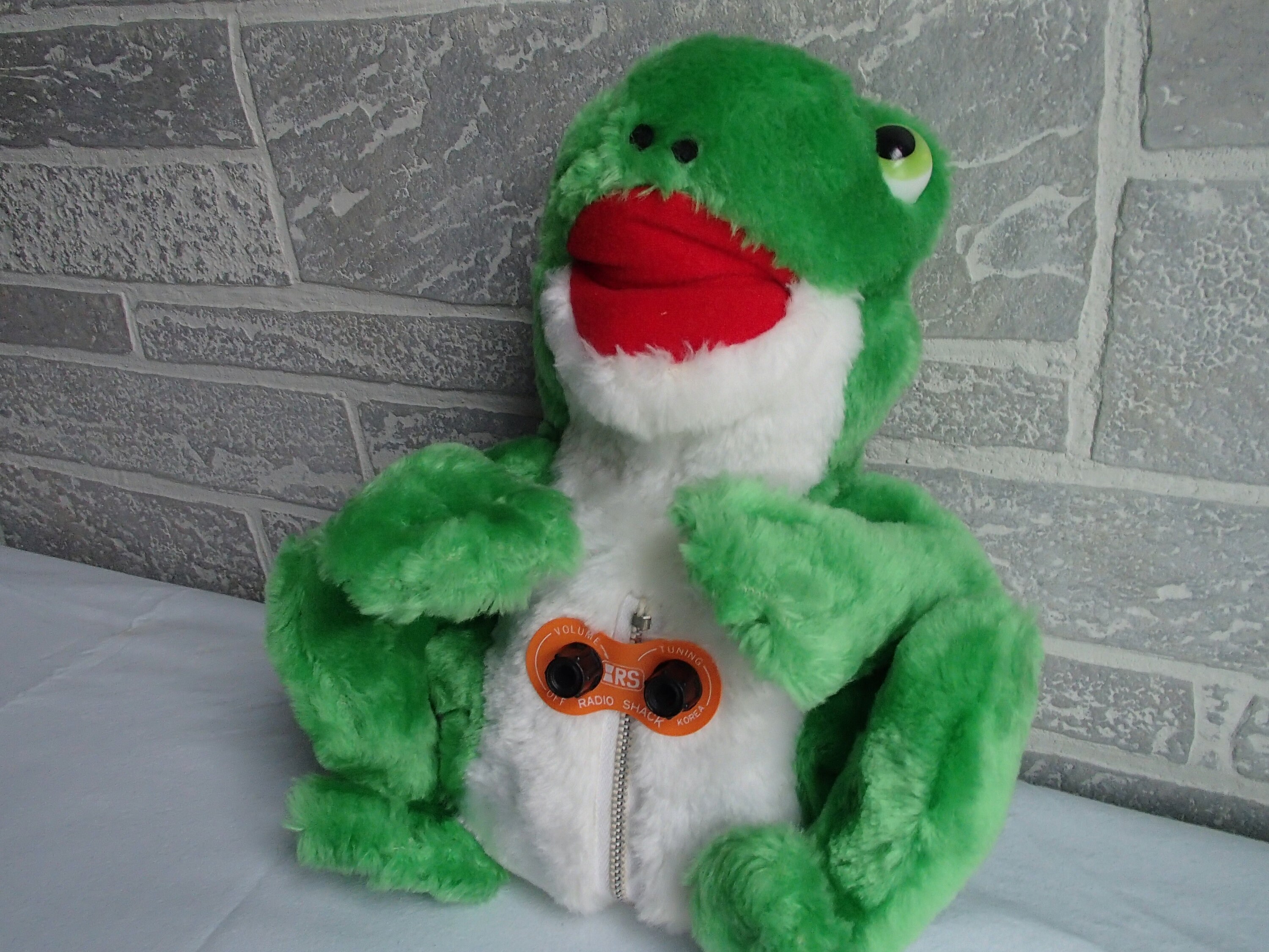 Vintage Radio Shack AM/FM Plush Frog Radio - Etsy
