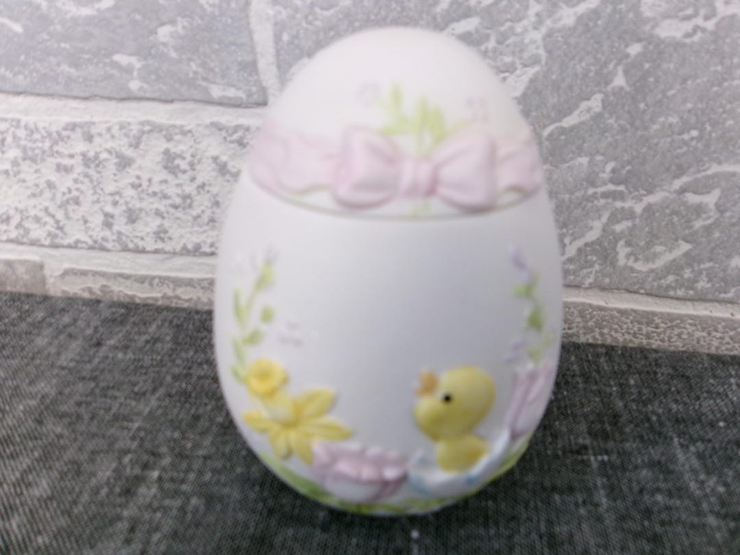 1983 Hand Painted Signed Lefton China Easter Egg With Lid Trinket Dish ...