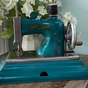 Vintage Toy Sewing Machine Green Casige Model Little Modiste Made in ...