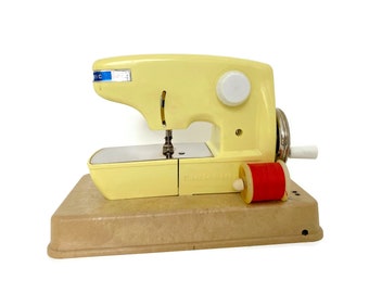 Vintage Toy Sewing Machine Green Casige Model Little Modiste Made in ...