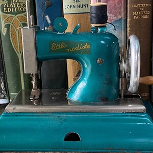 Vintage Toy Sewing Machine Green Casige Model Little Modiste Made in ...