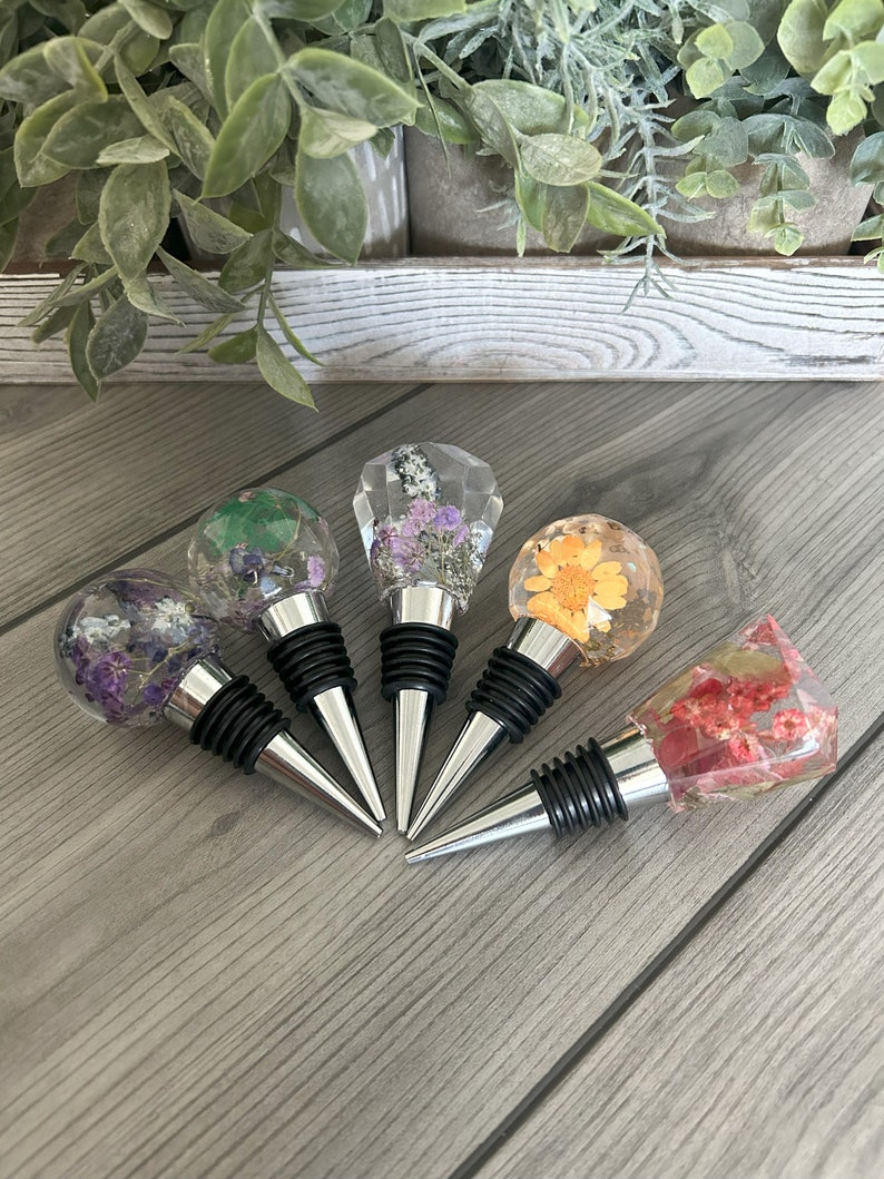Handmade Floral Resin Wine Stopper: Dried Flower Variety - Etsy
