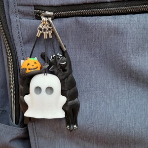 Mini Ghost Keychain - Spooky Halloween Bag Hanger & Accessory ...