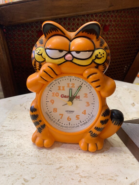 Garfield Alarm Clock Garfield ~ Official Quartz Alarm Clock By