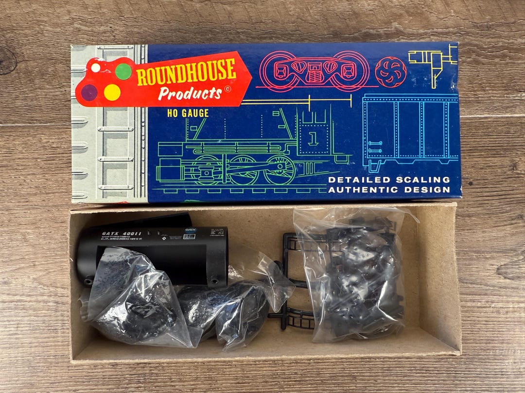 HO Scale Roundhouse Shorty Tank Car #3301 GATX New Model Train Kit - Etsy