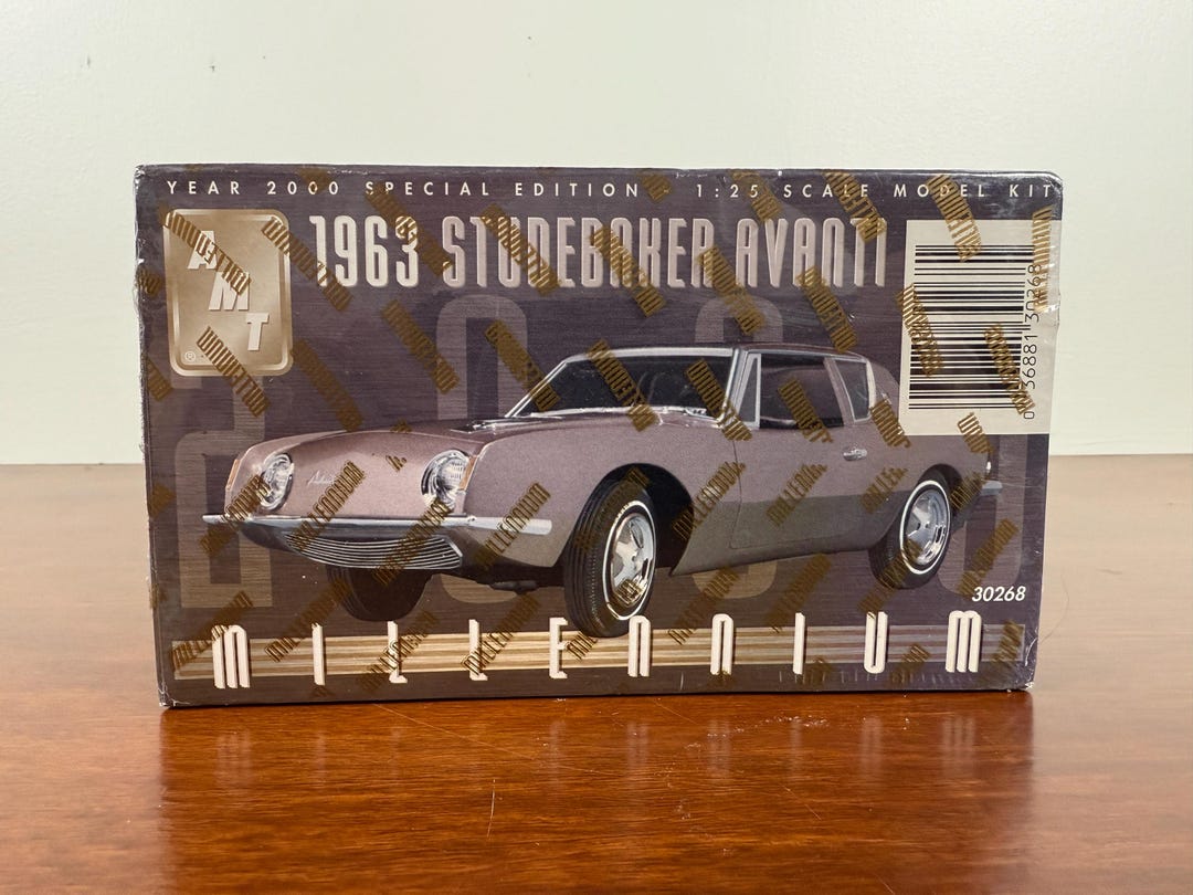 AMT ERTL 1963 Studebaker Avanti Model Kit – 1:25 Scale Sealed 2000 ...