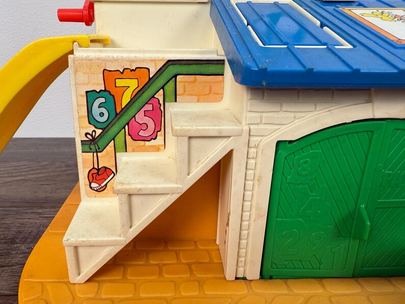 Play Family Sesame Street Club House Fisher Price With the Original Box ...