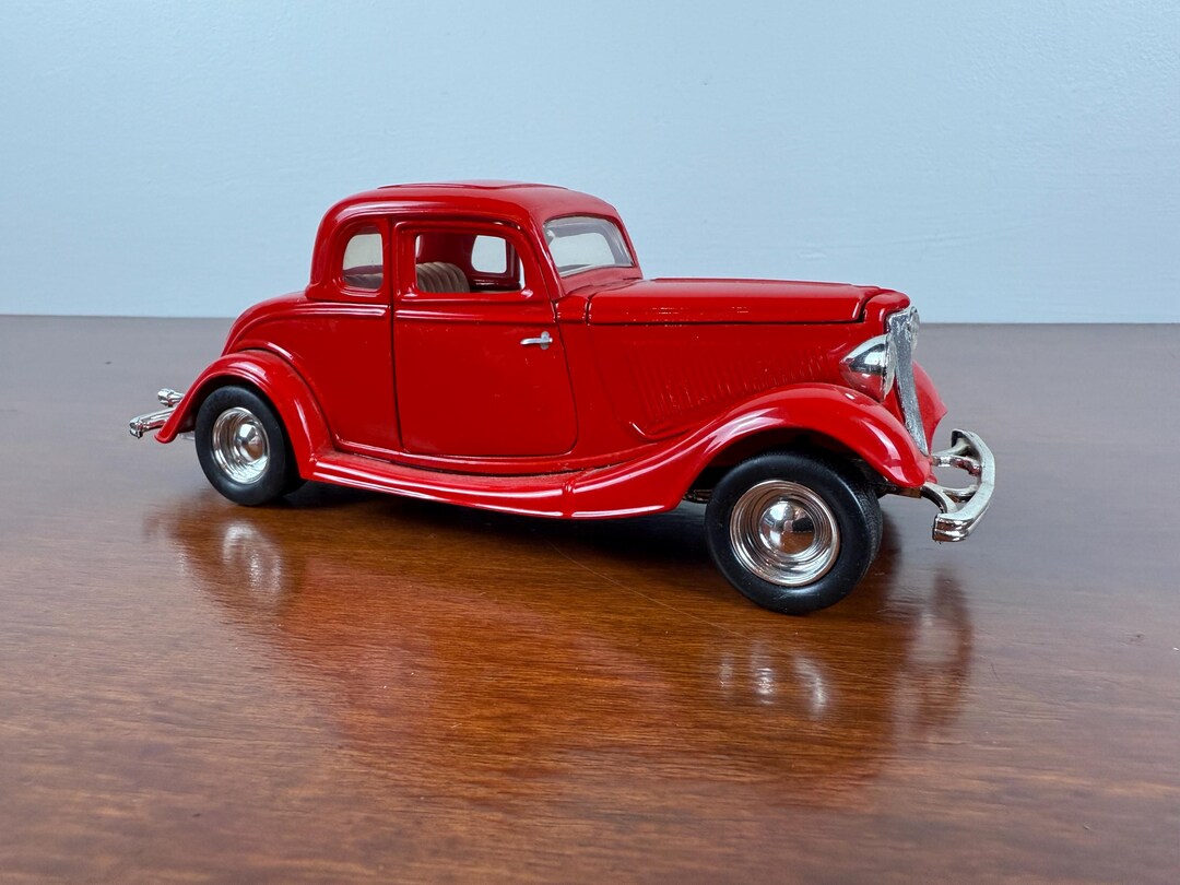 1934 Ford Coupe – 1:24 Scale Diecast Classic Car Model Hot Rod ...