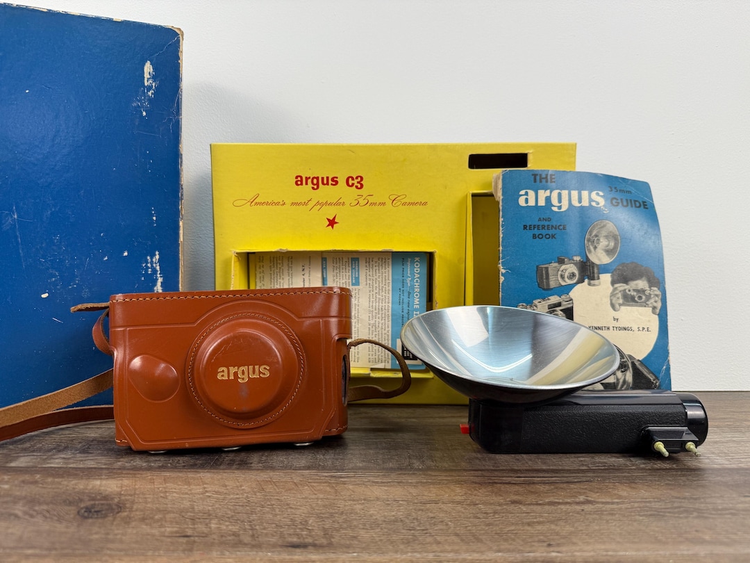 Vintage Argus C3 35 MM Camera With 50MM Lens, Flash, Leather Case and ...