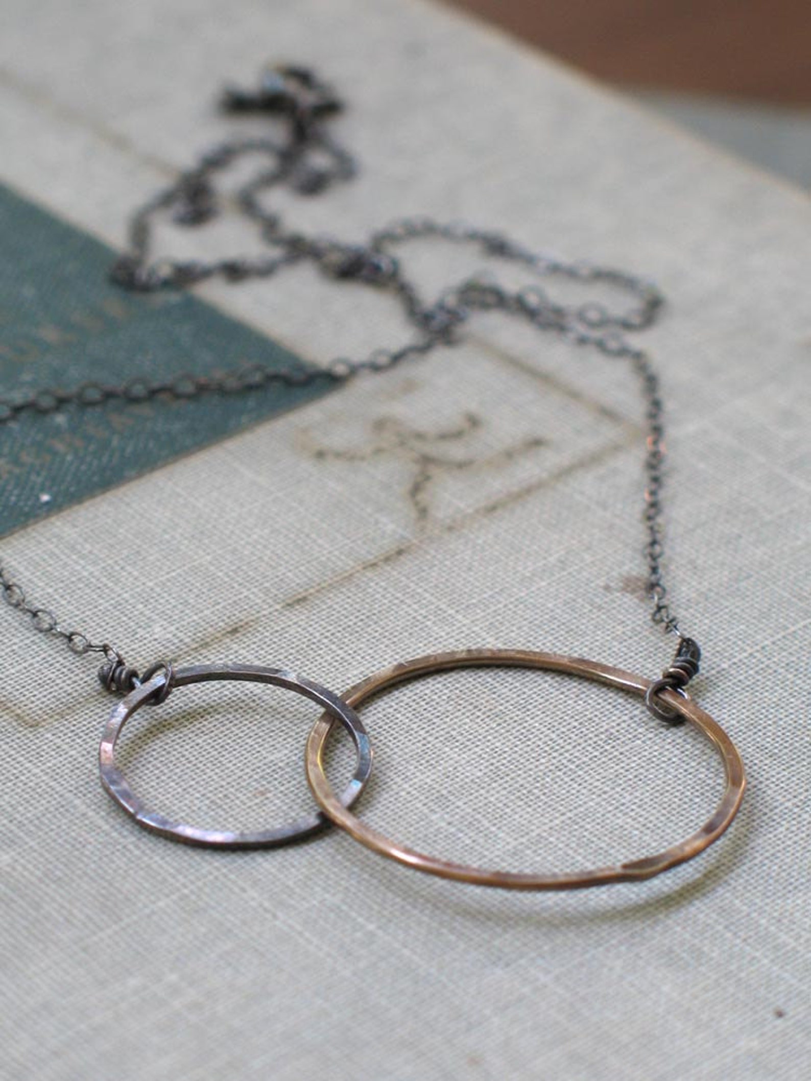 Two Tone Interlocking Circles Necklace Two Circle Necklace - Etsy