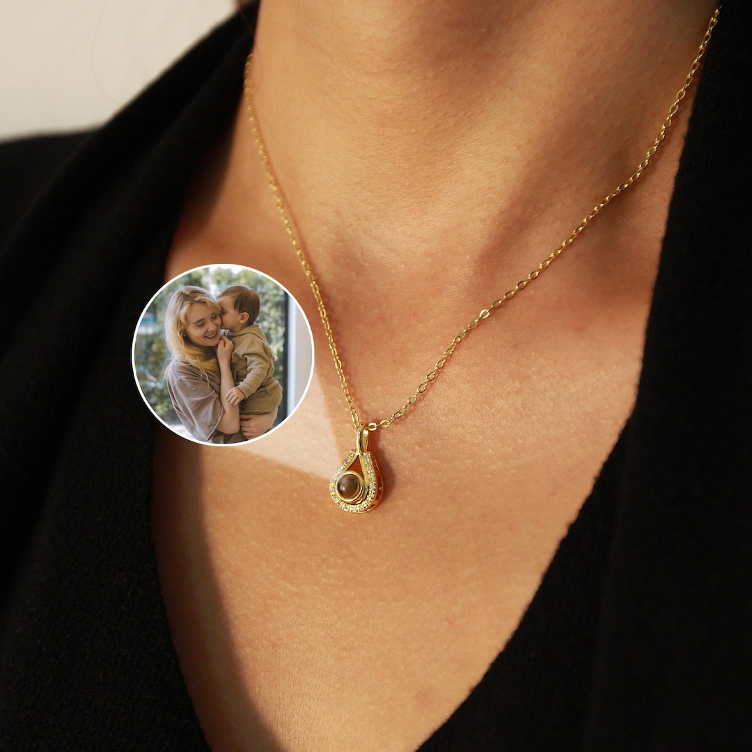 Photo Projection Necklace • Memorial Necklace in Gold Silver ...