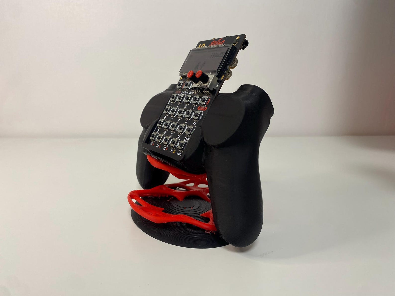 3D Printed Controller Stand Geometric Design Holder for Xbox, PS5, PS4 ...