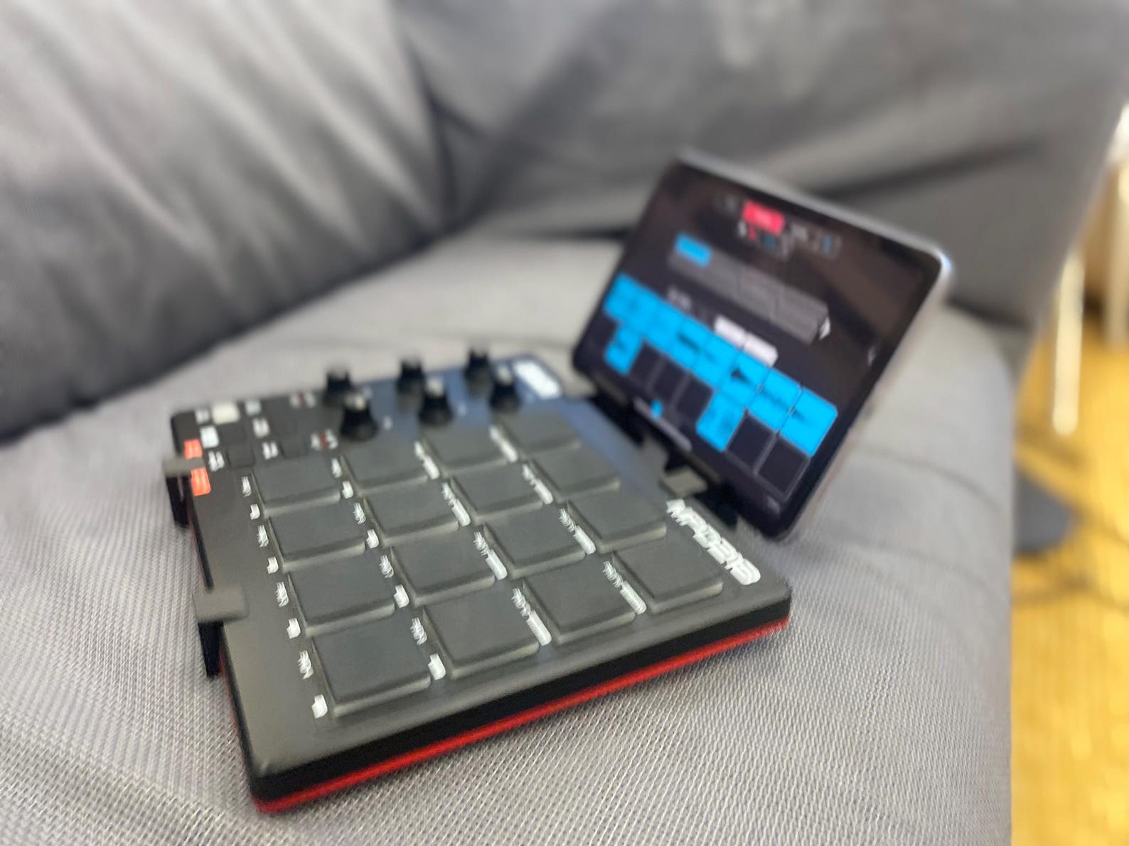 Clip Stand Holder for AKAI MPD218 Attach Your iPad Tablet / iPhone ...