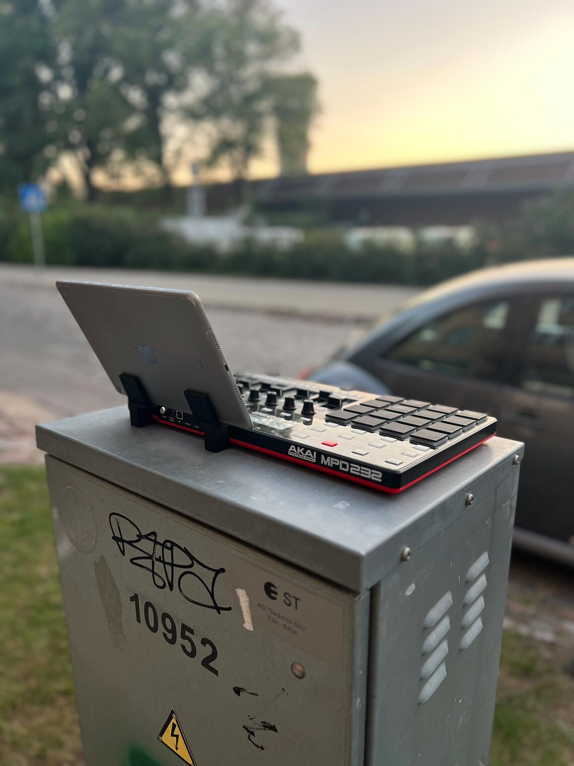 Clip Stand Holder for AKAI MPD232 Attach Your iPad Tablet / iPhone ...