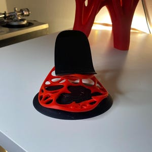 3D Printed Controller Stand - Geometric Design Holder for Xbox, PS5 ...